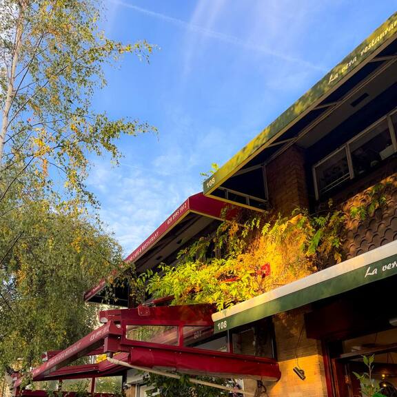 Strand Cafe - A Warm and Inviting Restaurant in Kew - Berlin